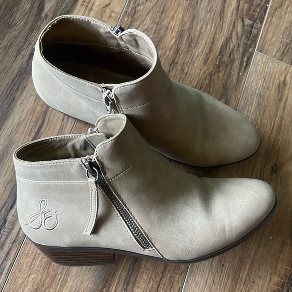 Sam Edelman | Shoes | Sam Edelman Petty Packer Ankle Boots Putty Sz 5 ...